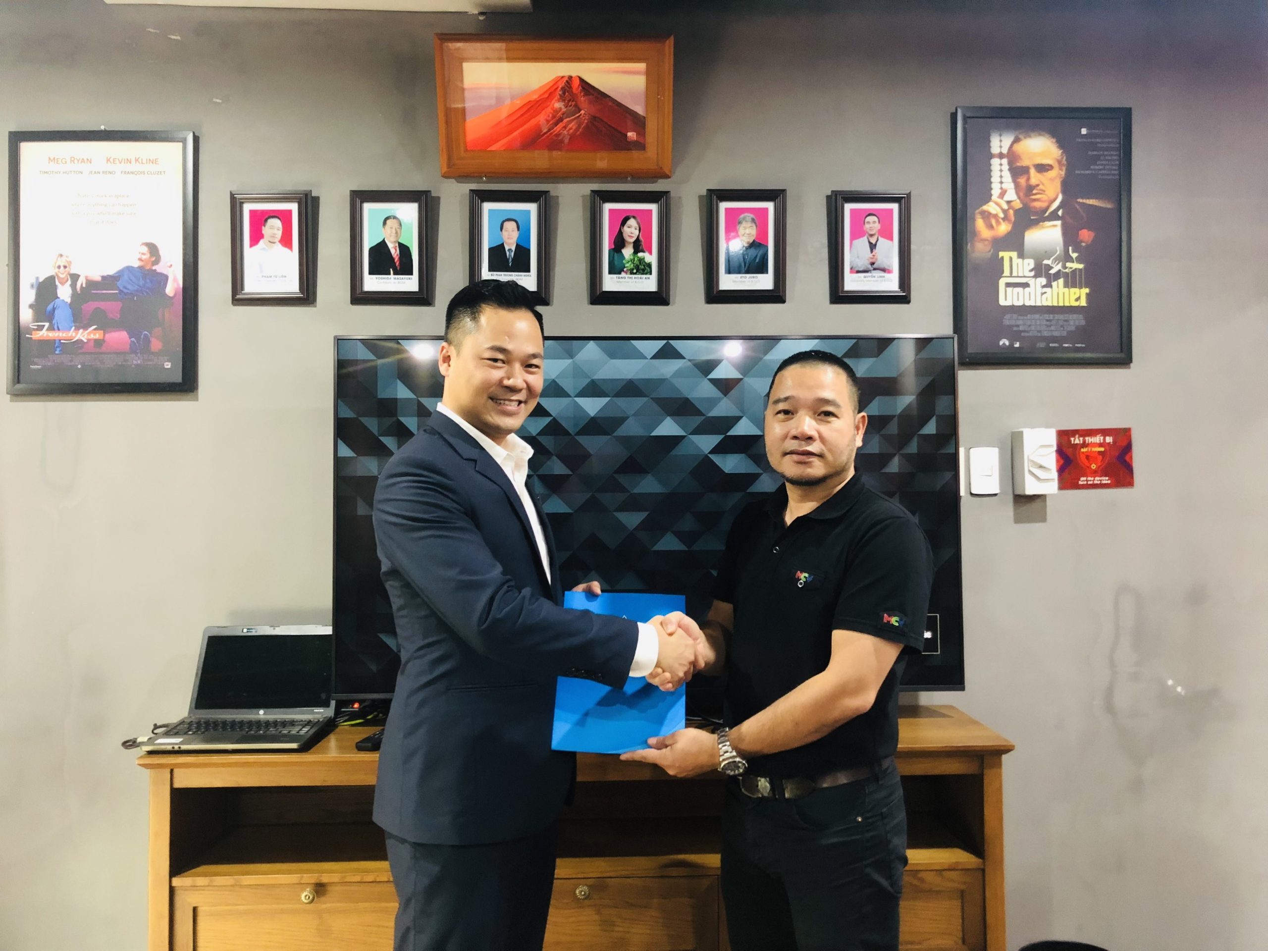 MCV Group hợp tác Dat Xanh Tech phát triển bất động sản thông qua truyền thông chuyển đổi số ...